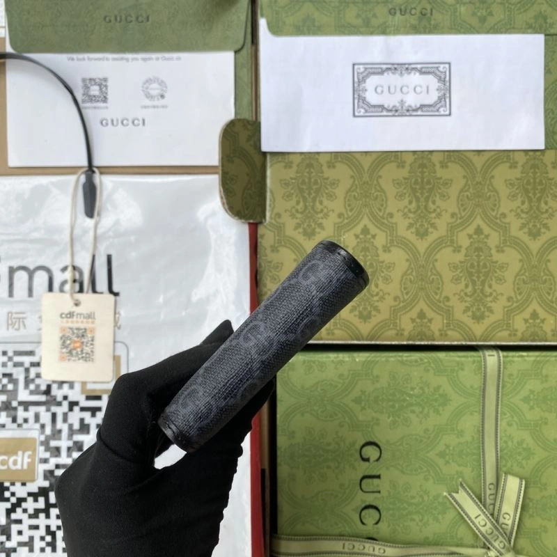 Indistinguishable Gucci Wallets Purse