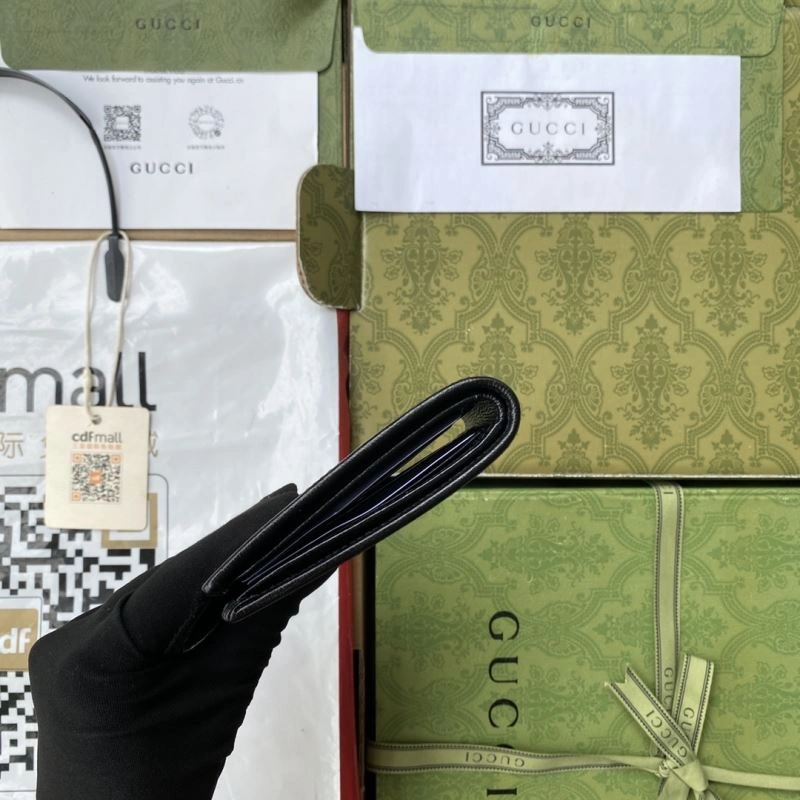 Indistinguishable Gucci Wallets Purse