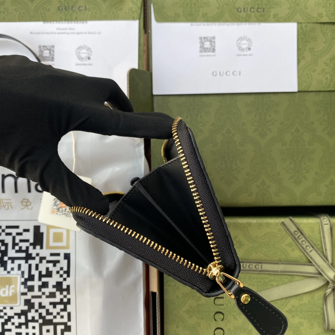 Indistinguishable Gucci Wallets Purse