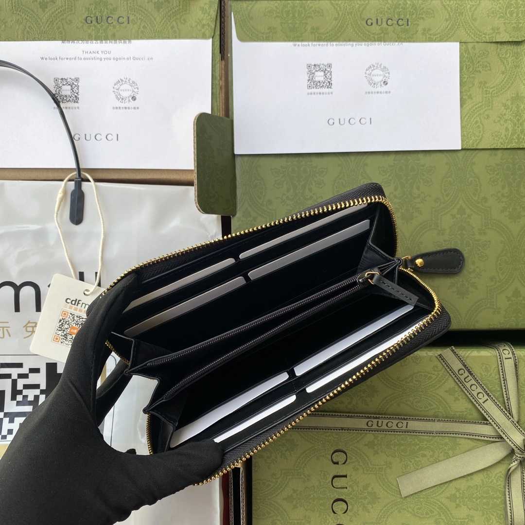Indistinguishable Gucci Wallets Purse