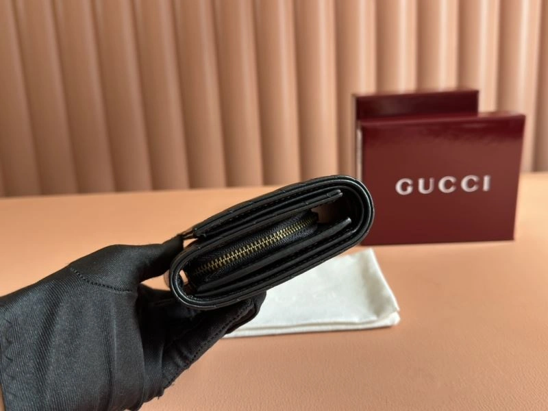 Indistinguishable Gucci Wallets Purse
