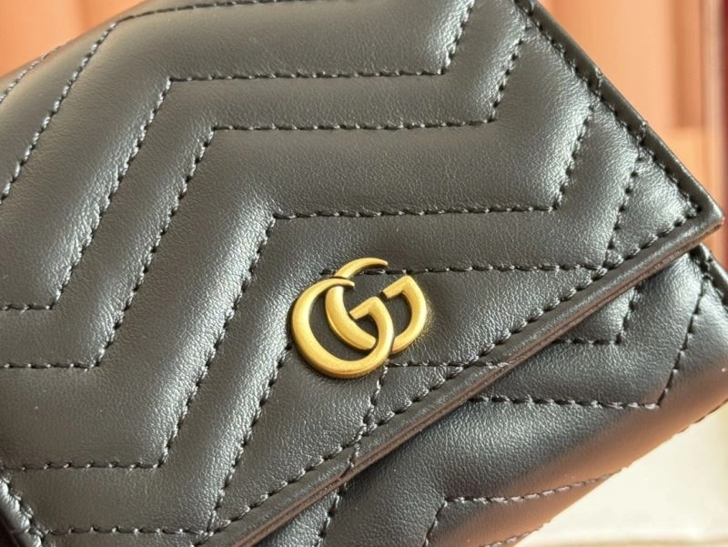 Indistinguishable Gucci Wallets Purse