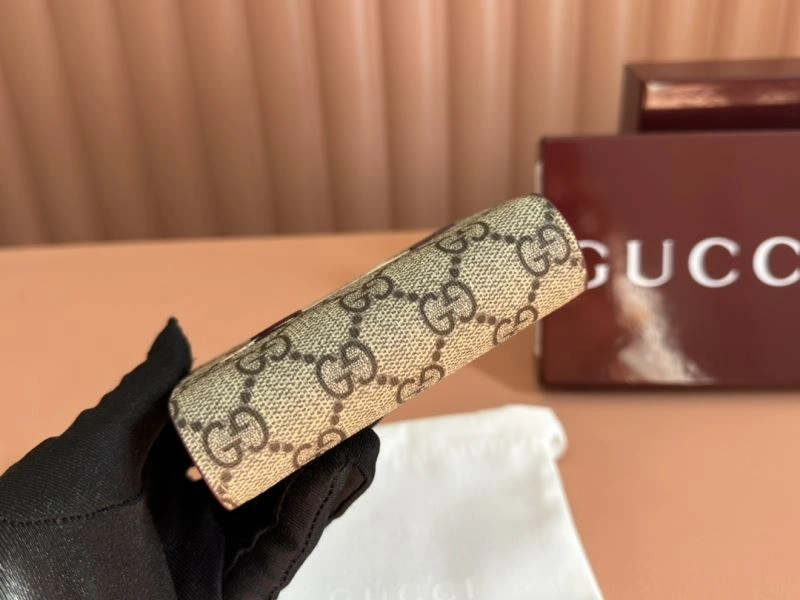 Indistinguishable Gucci Wallets Purse