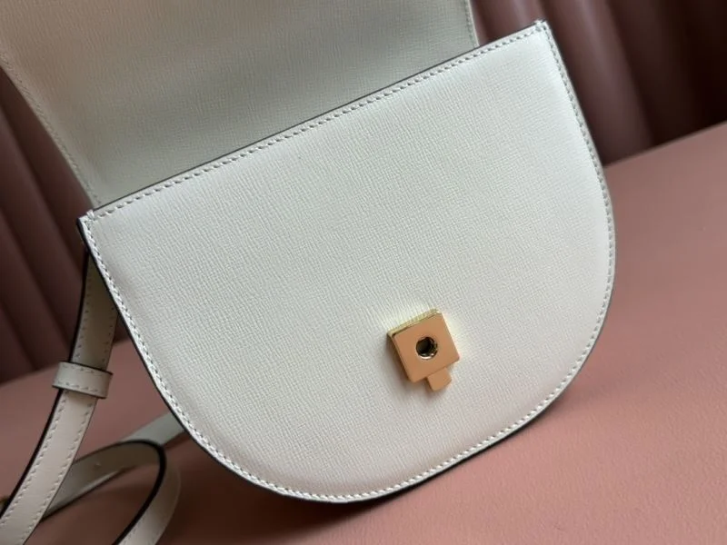 Indistinguishable Gucci Wallets Purse