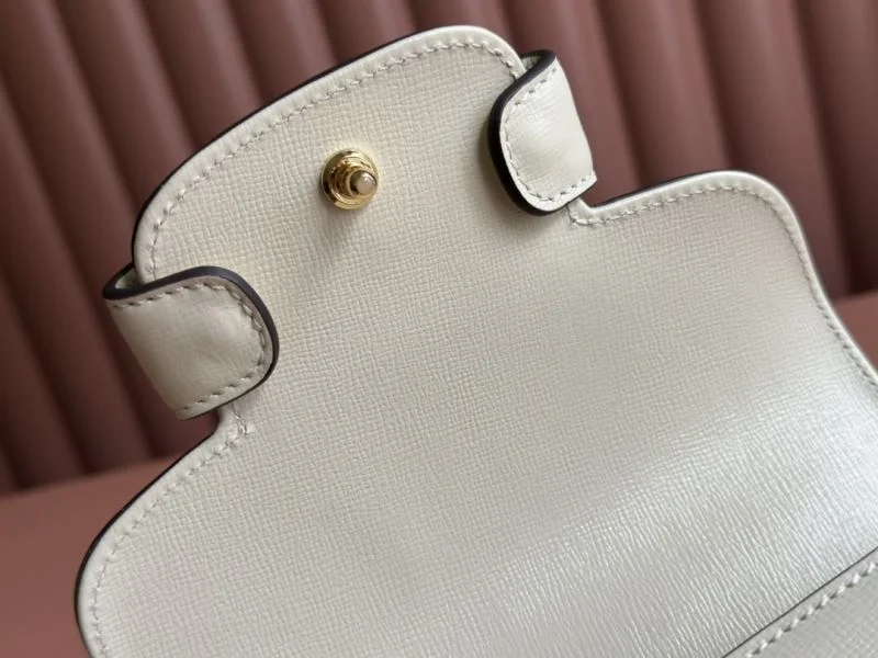 Indistinguishable Gucci Wallets Purse