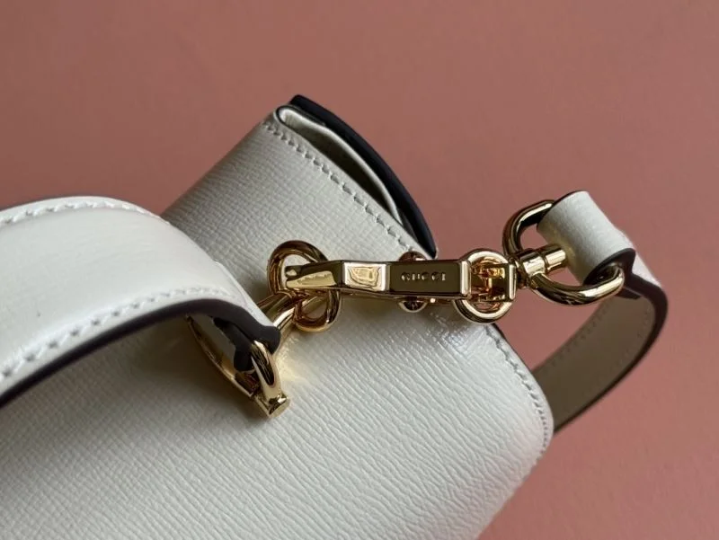 Indistinguishable Gucci Wallets Purse