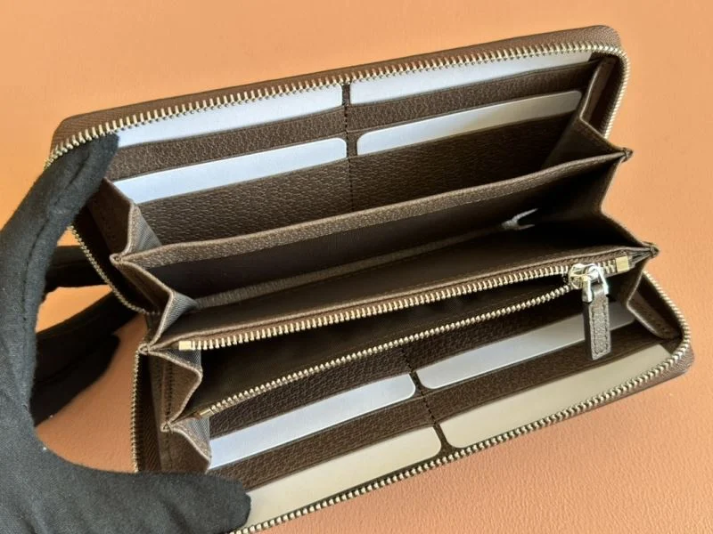 Brand-authenticated Gucci Wallets Purse