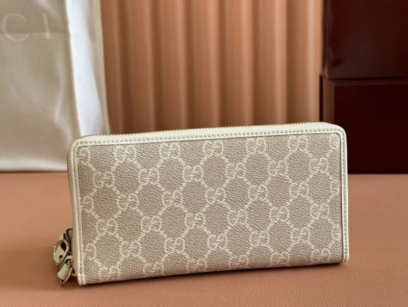 Indistinguishable Gucci Wallets Purse