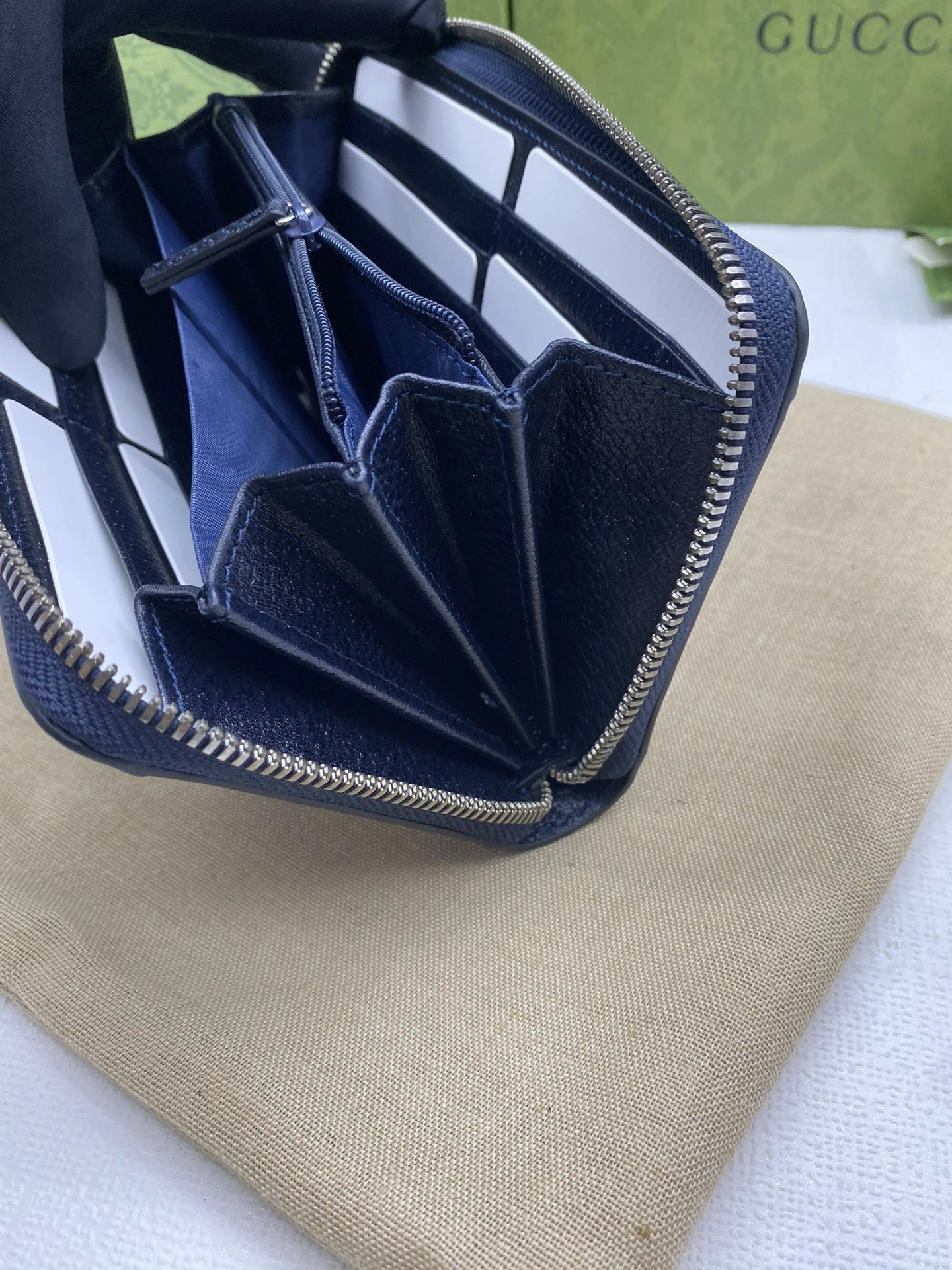 Reasonably priced Gucci Wallets Purse