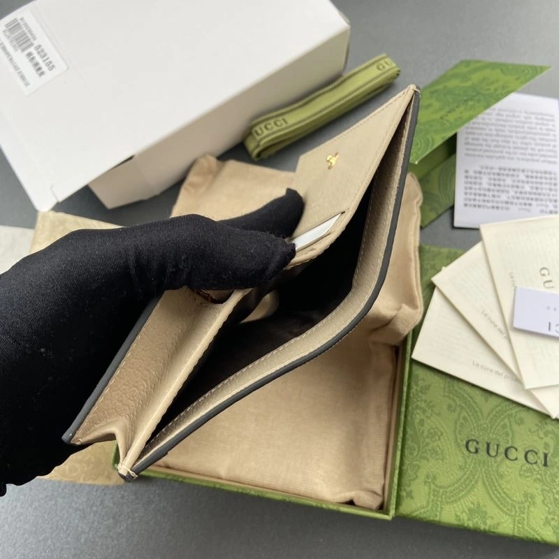 Indistinguishable Gucci Wallets Purse