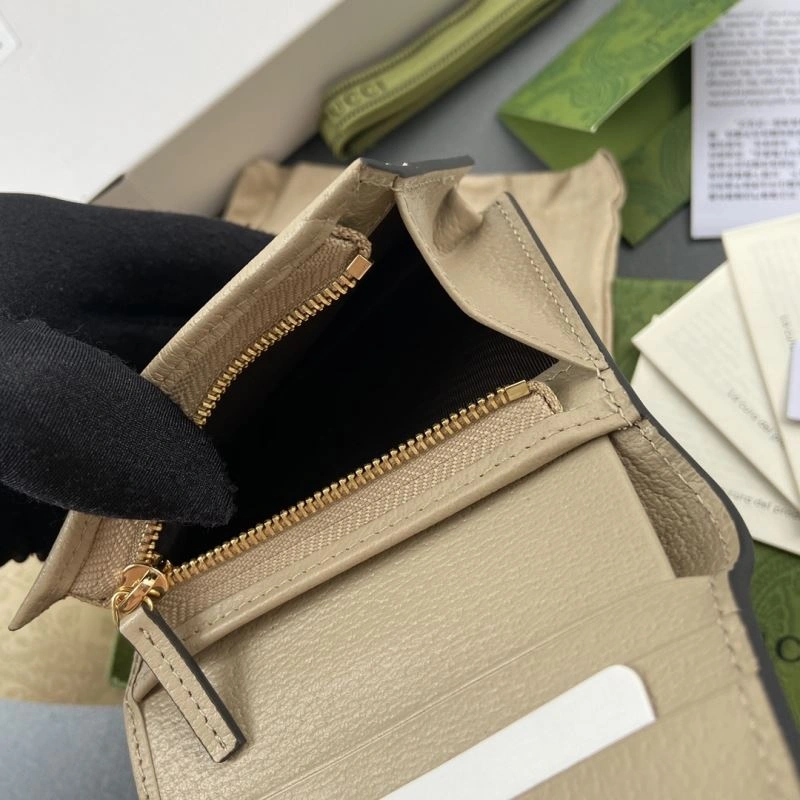 Indistinguishable Gucci Wallets Purse