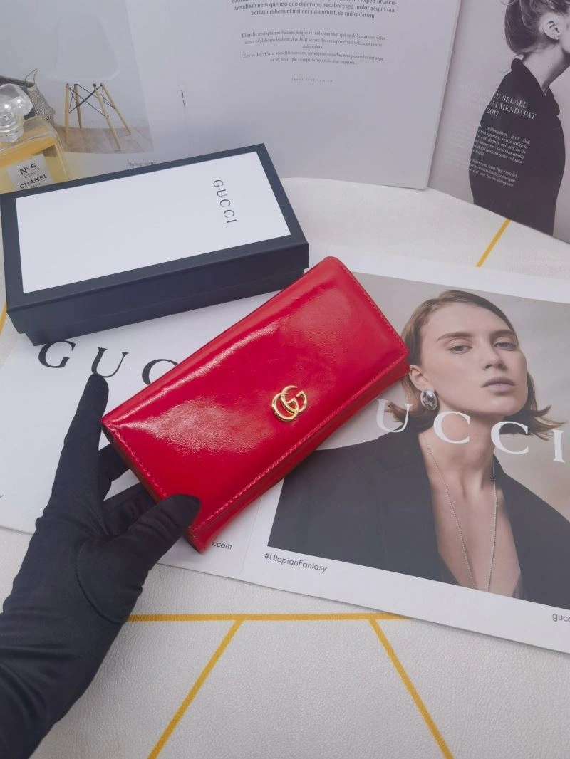 Indistinguishable Gucci Wallets Purse