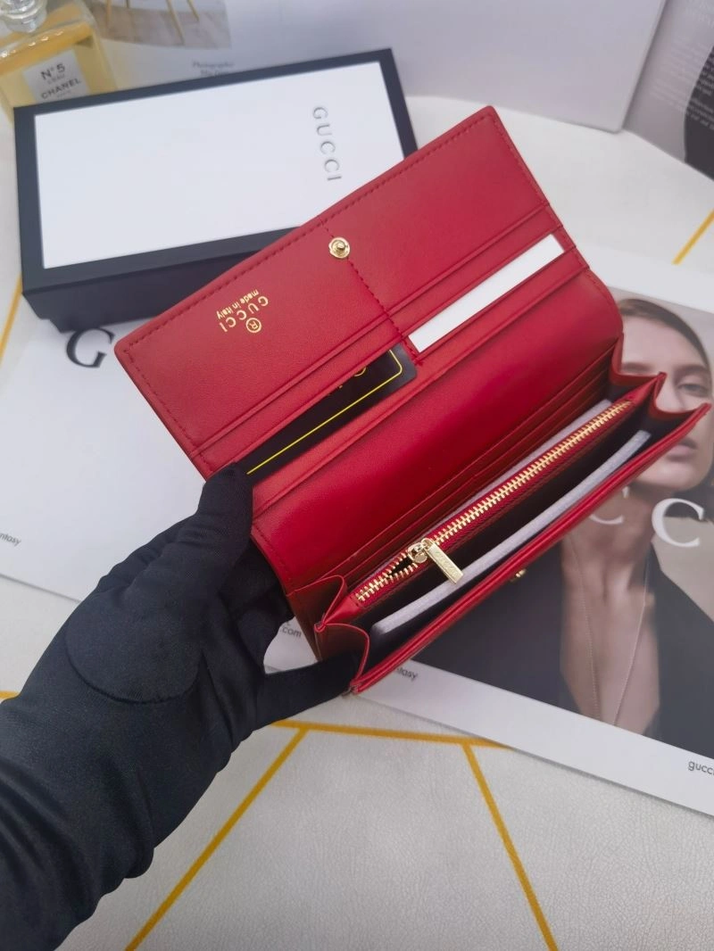 Indistinguishable Gucci Wallets Purse