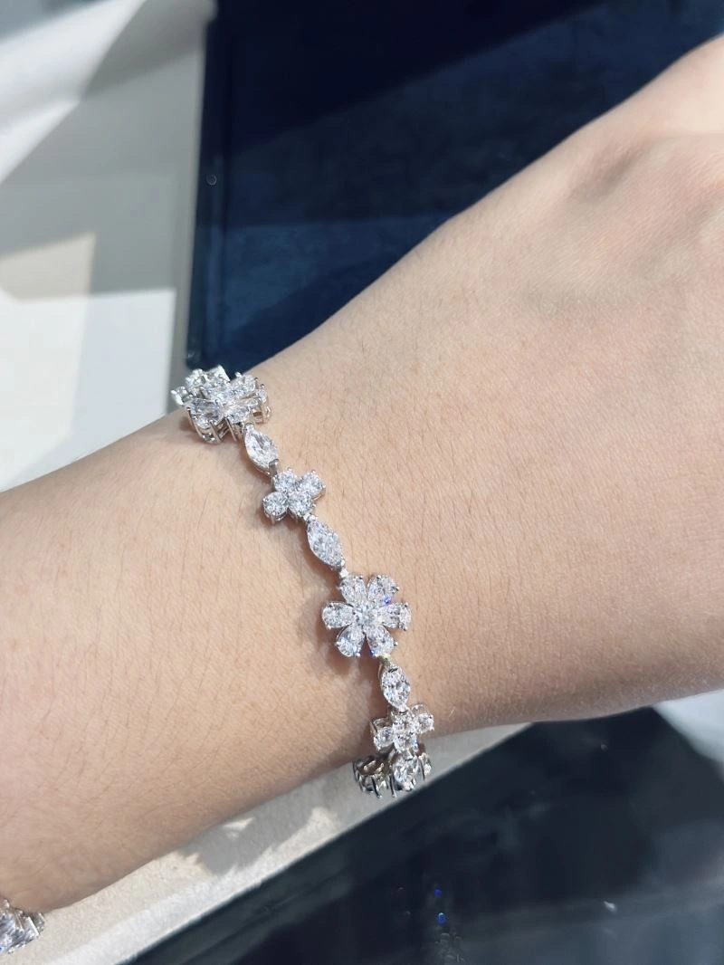 Value-priced Harry Winston Bracelets