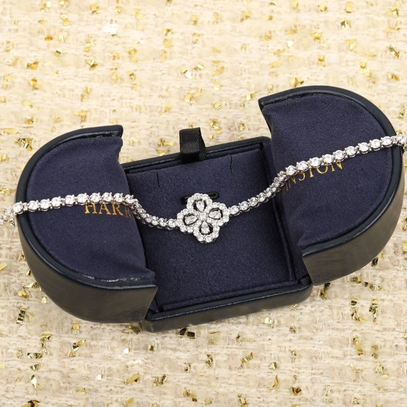 Accurate model Harry Winston Bracelets
