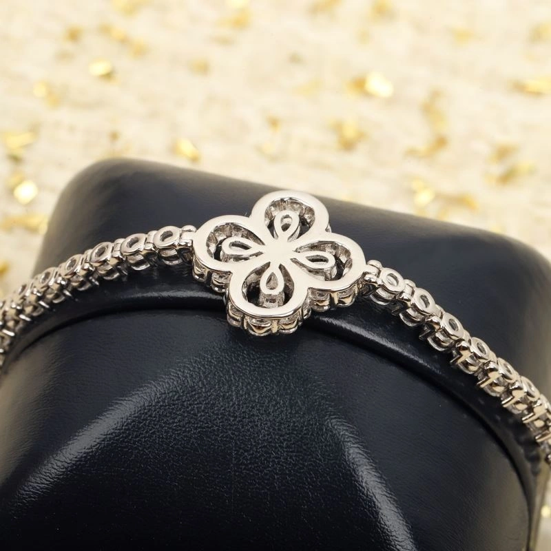 Accurate model Harry Winston Bracelets