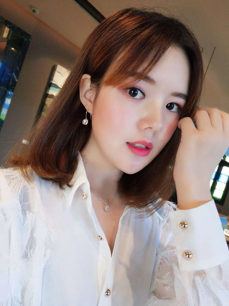 Discounted Harry Winston Earrings