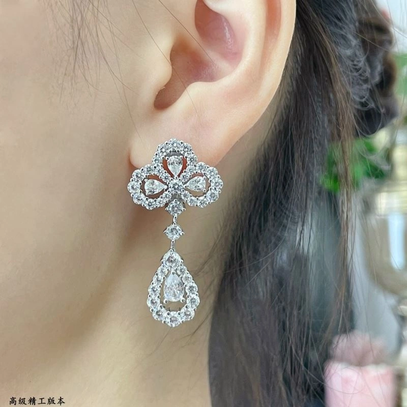 Accurate model Harry Winston Earrings