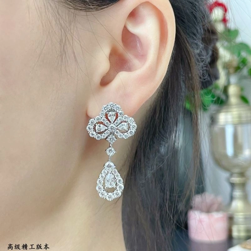 Accurate model Harry Winston Earrings