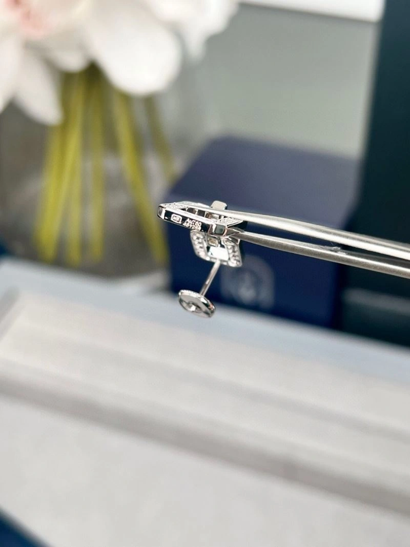 Top match Harry Winston Earrings
