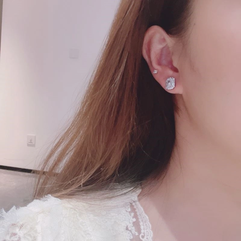 Cut-rate Harry Winston Earrings