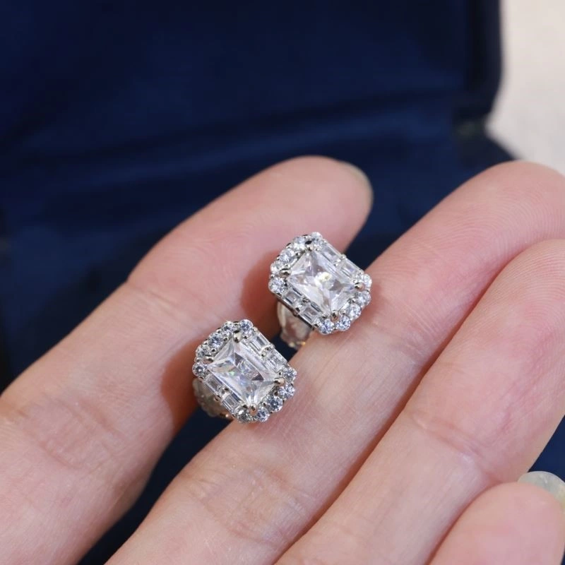 Cut-rate Harry Winston Earrings