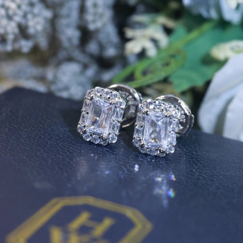 Cut-rate Harry Winston Earrings