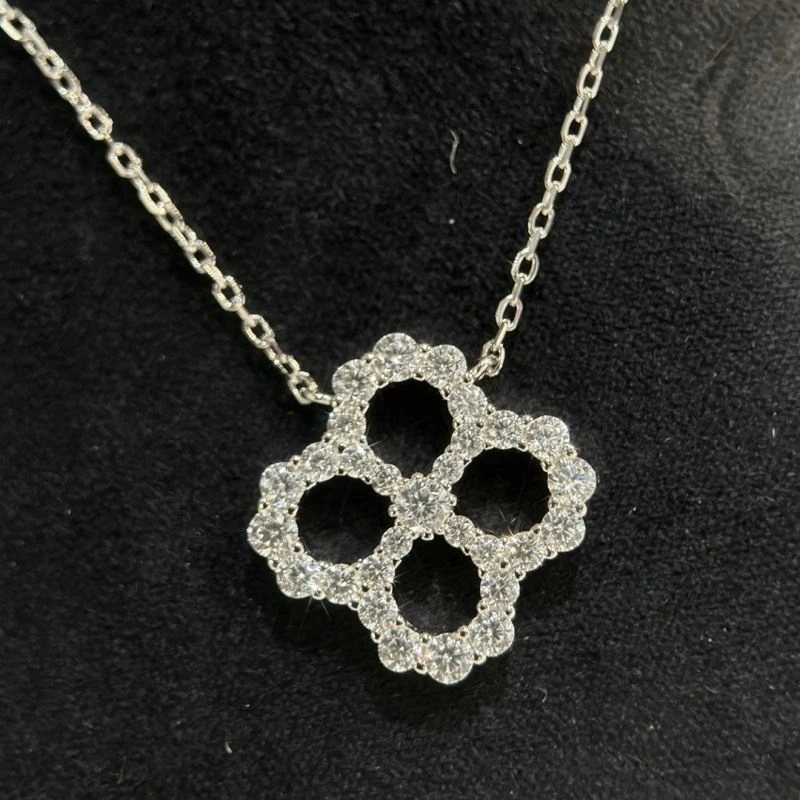 Top match Harry Winston Necklaces