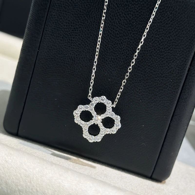 Top match Harry Winston Necklaces