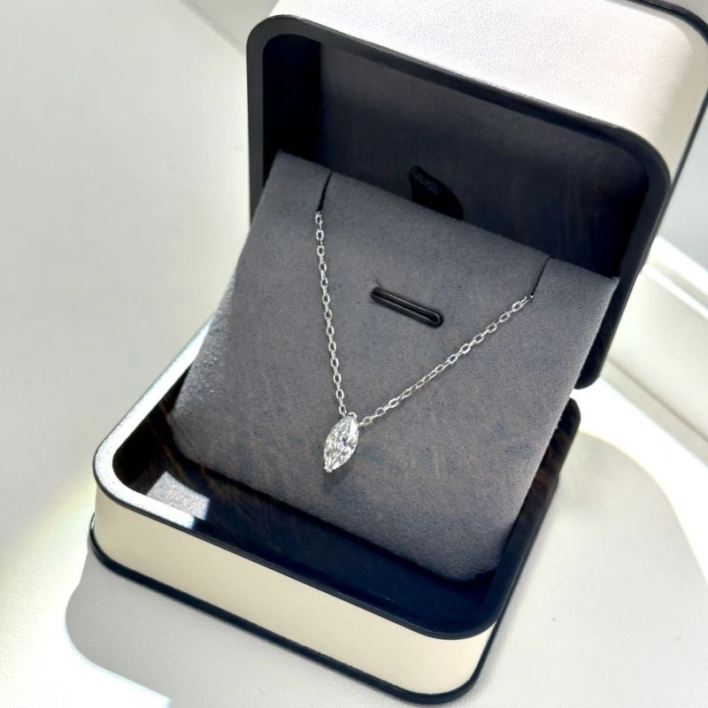 Mirror quality Harry Winston Necklaces