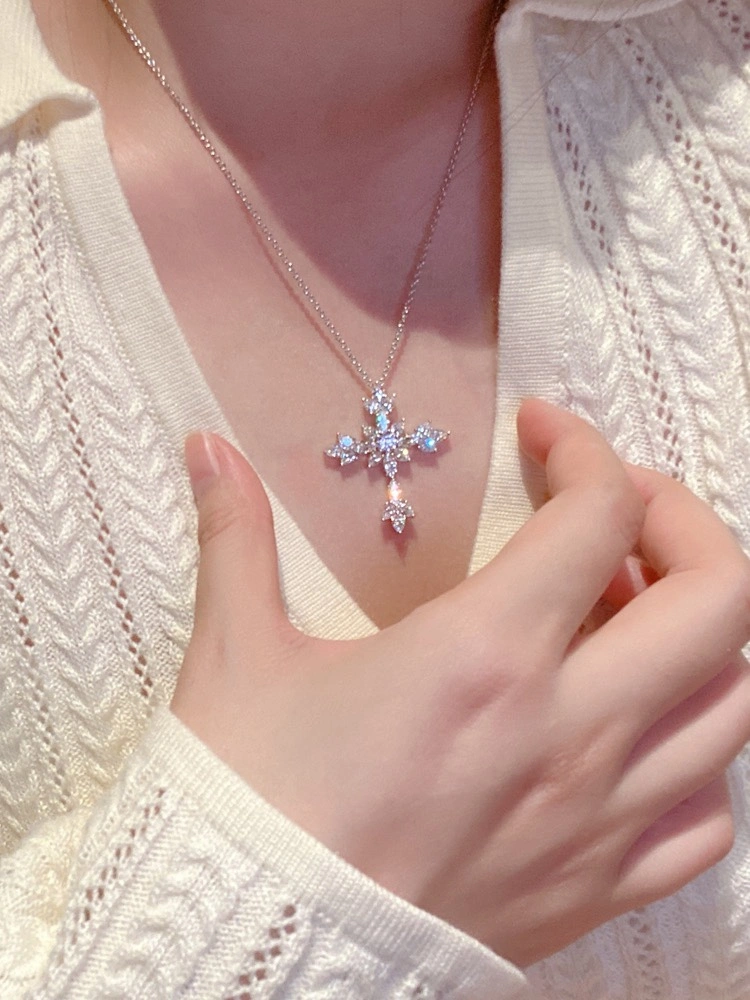 Cut-rate Harry Winston Necklaces
