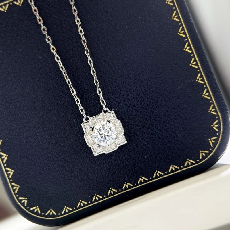 Top match Harry Winston Necklaces