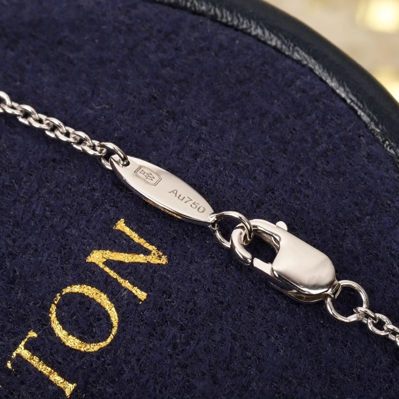 Top mirror Harry Winston Necklaces