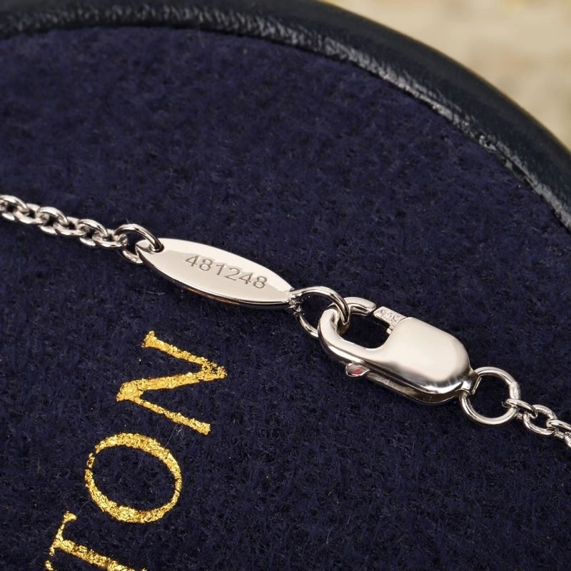 Top mirror Harry Winston Necklaces