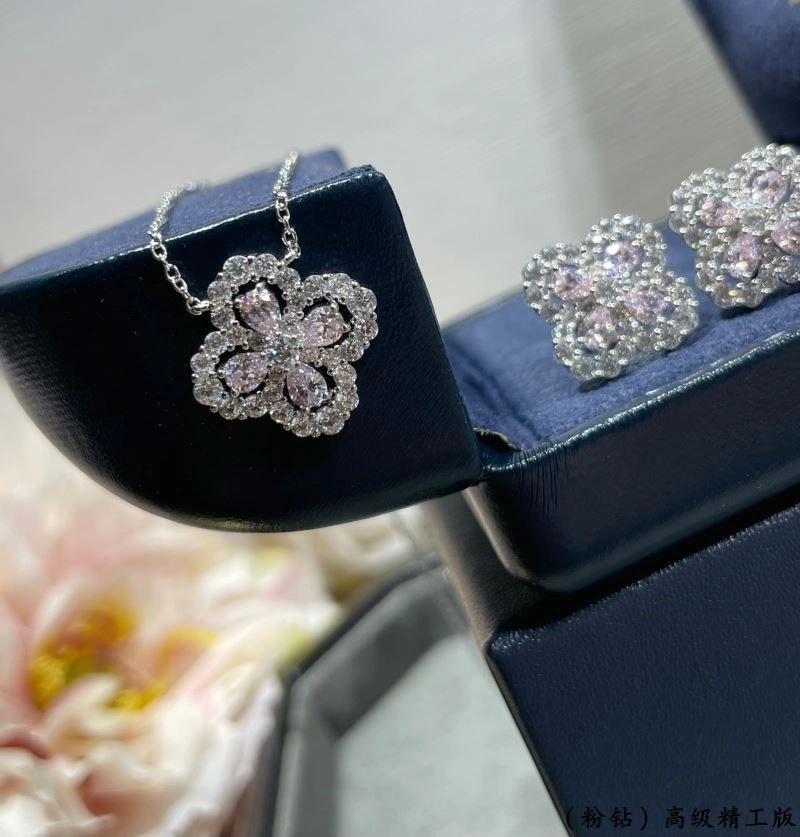 Mirror quality Harry Winston Necklaces