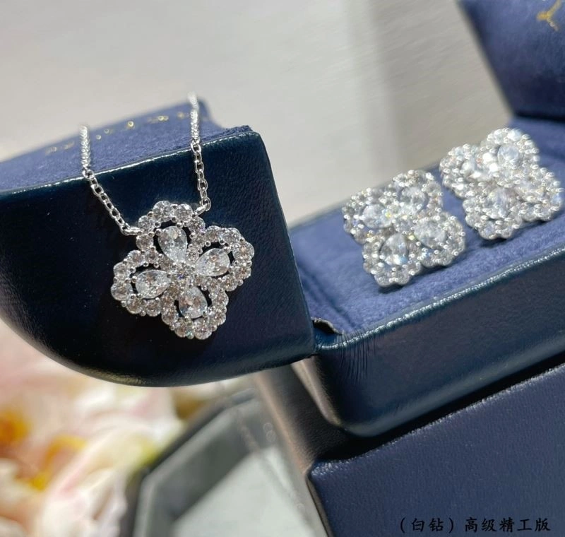 Inexpensive Harry Winston Necklaces