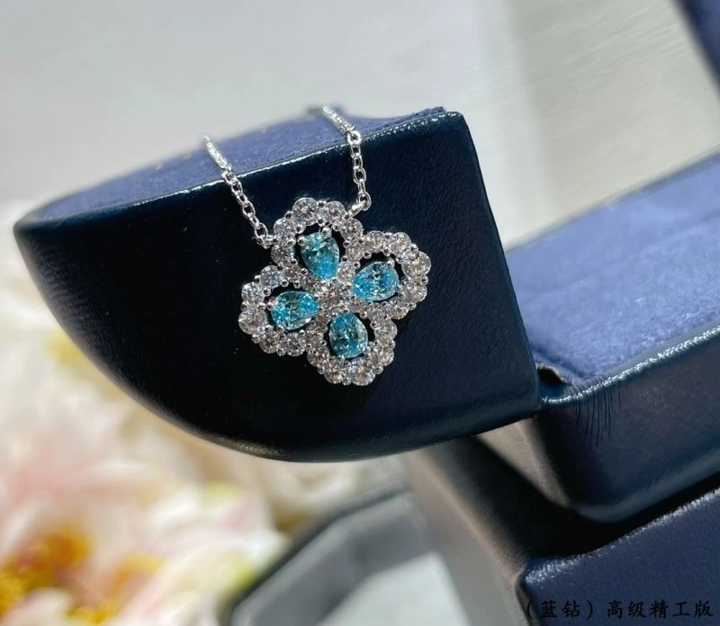 Reasonably priced Harry Winston Necklaces