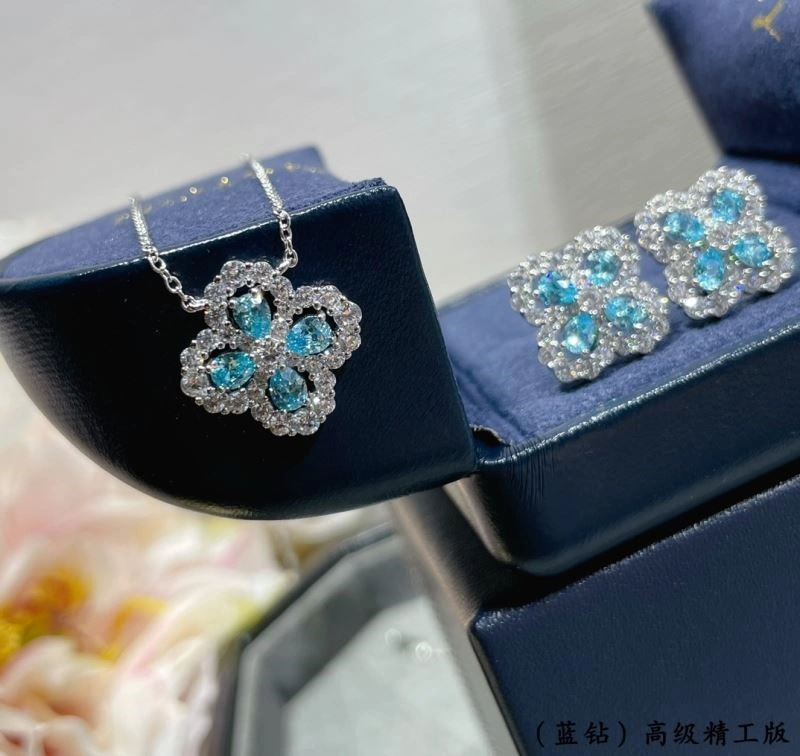 Reasonably priced Harry Winston Necklaces