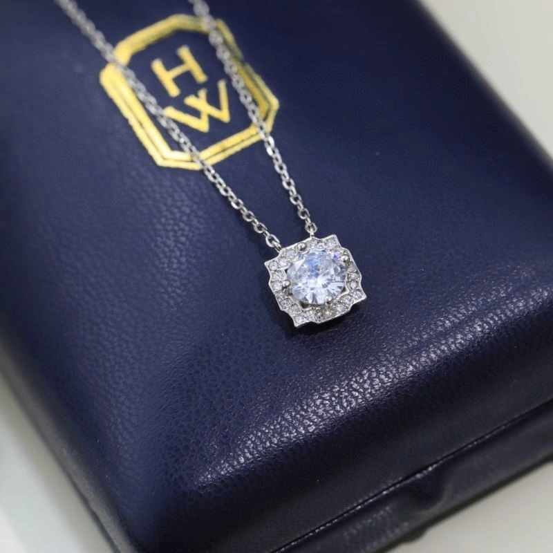 Cut-rate Harry Winston Necklaces