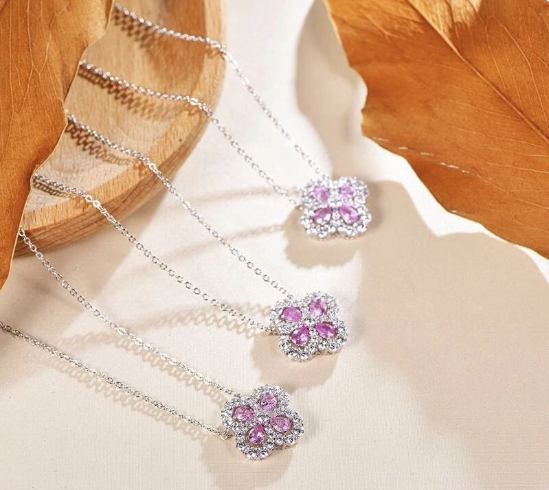 Original Harry Winston Necklaces