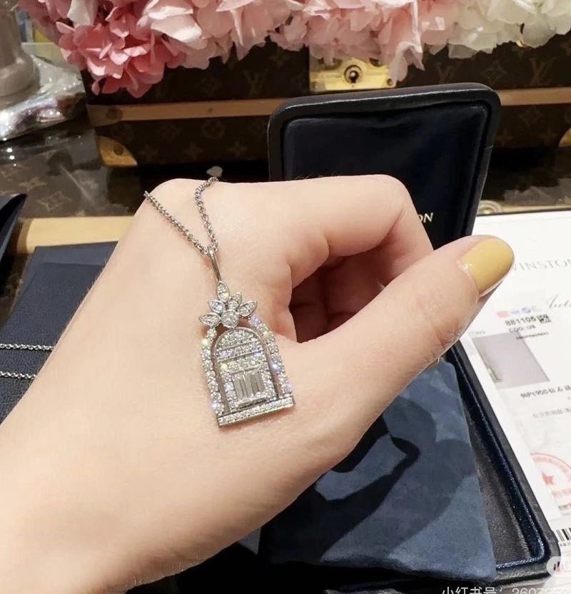 Cut-rate Harry Winston Necklaces