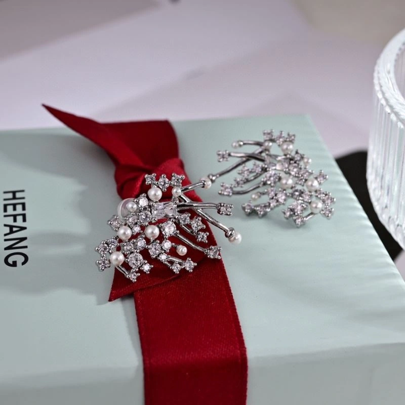 Indistinguishable Hefang Earrings