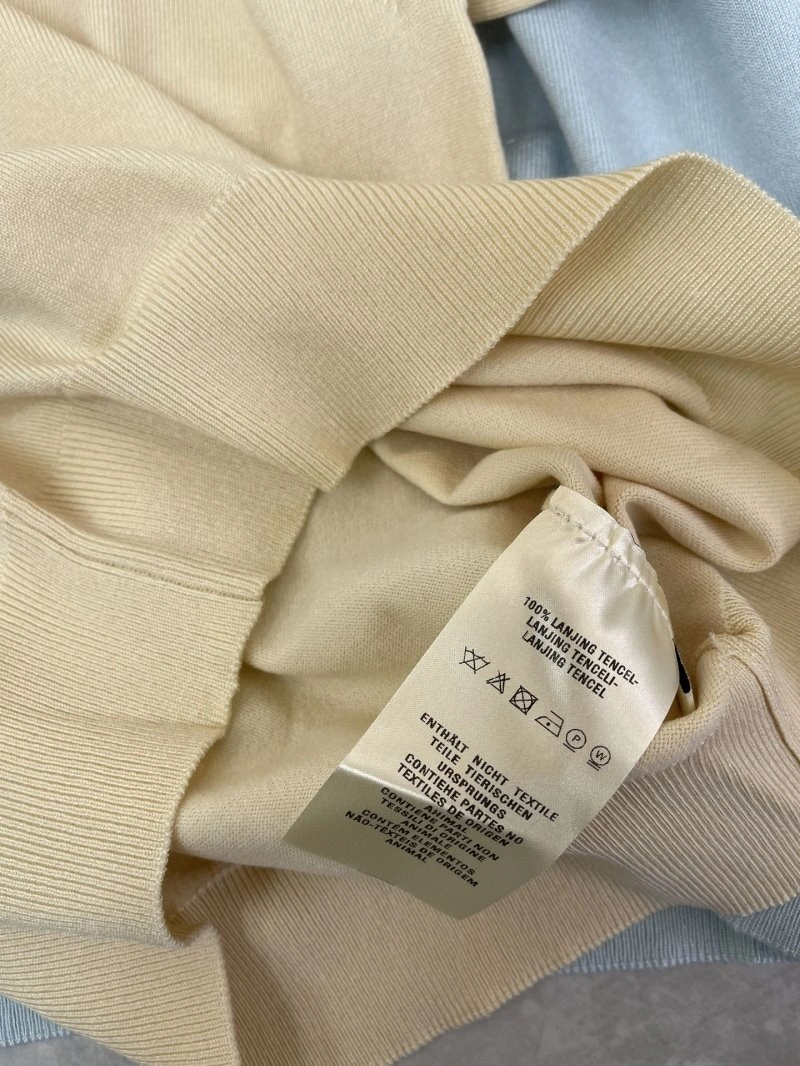 Low-cost Herlian T-Shirts