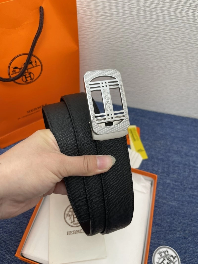 Indistinguishable Hermes Belts