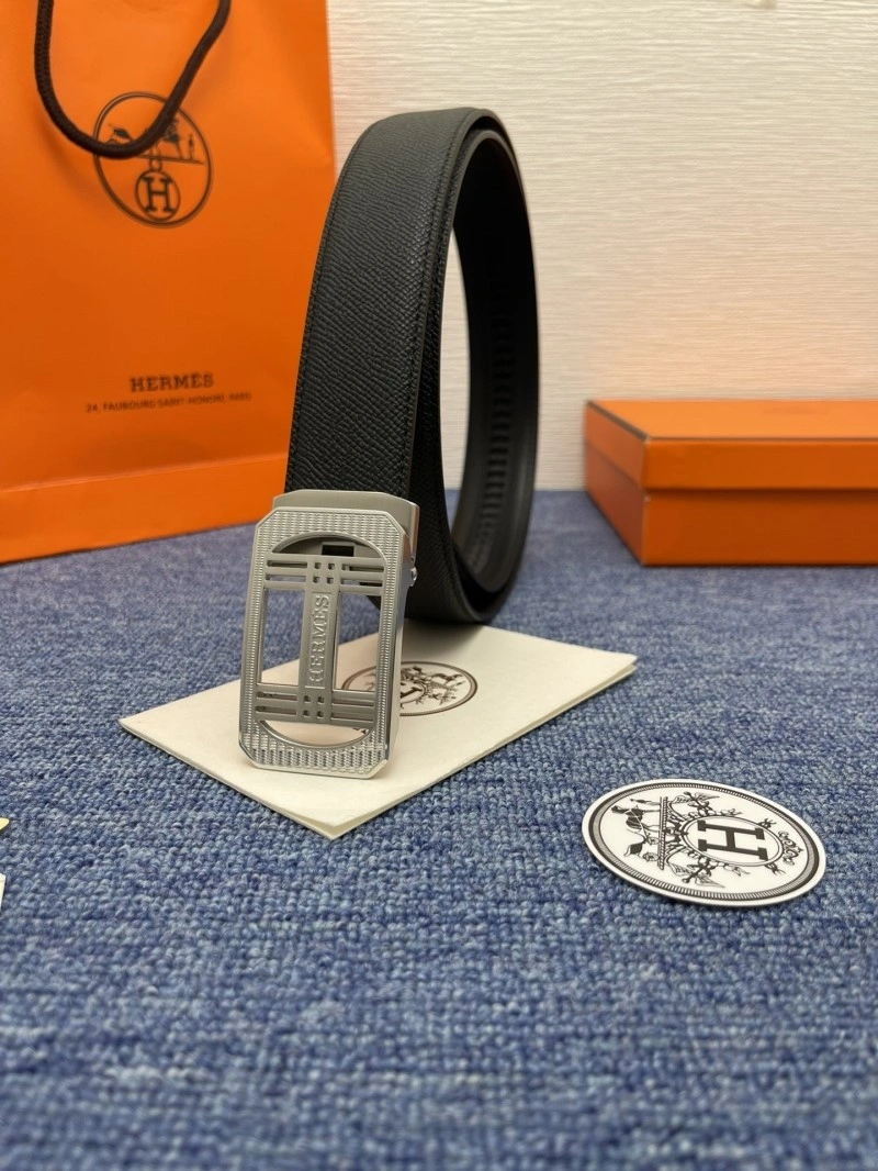 Indistinguishable Hermes Belts