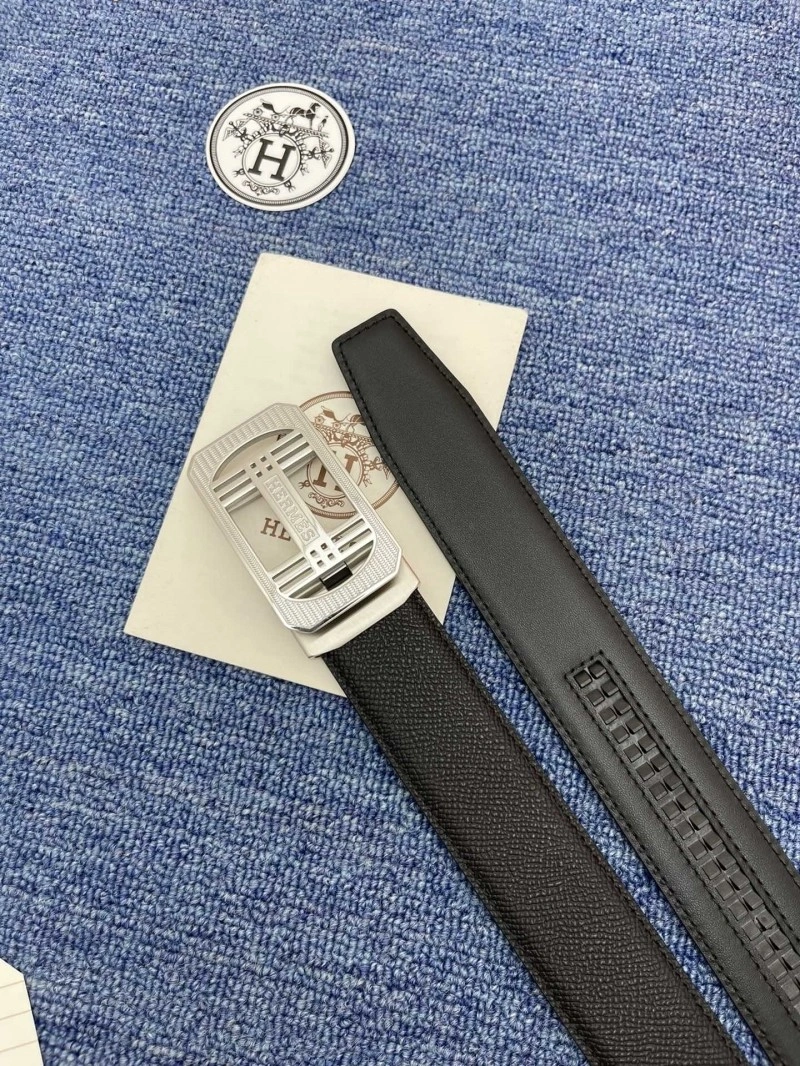 Indistinguishable Hermes Belts