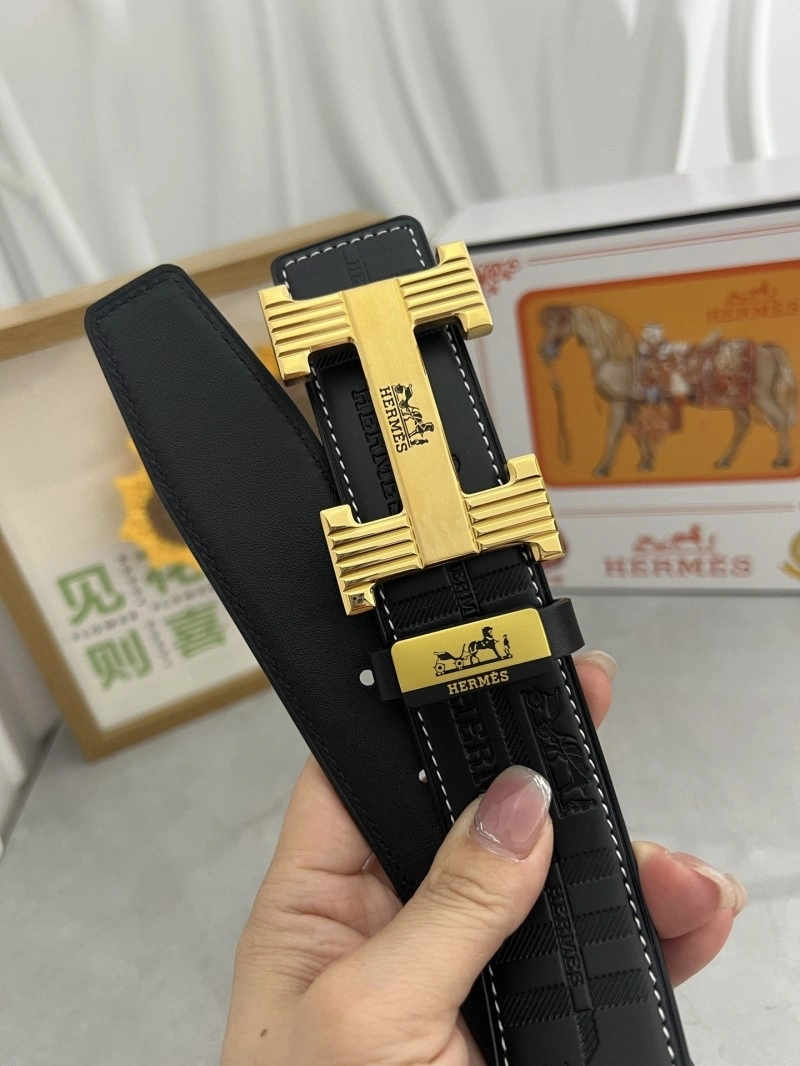 Indistinguishable Hermes Belts