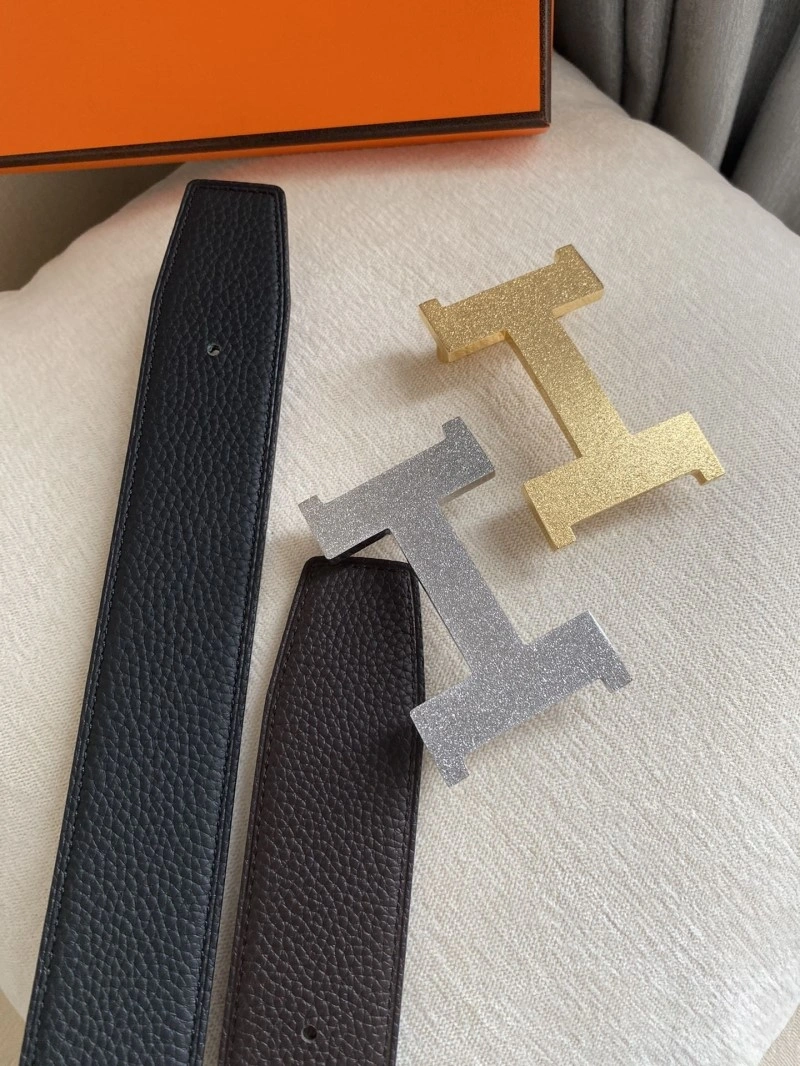 Indistinguishable Hermes Belts