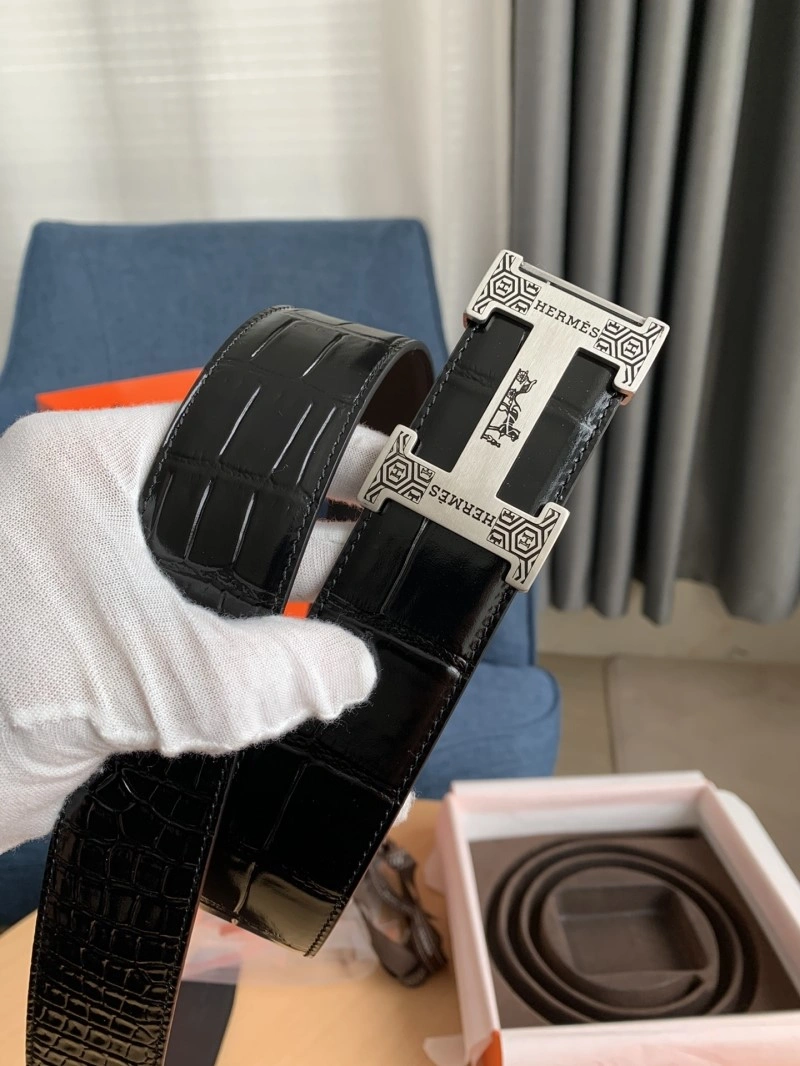 Indistinguishable Hermes Belts