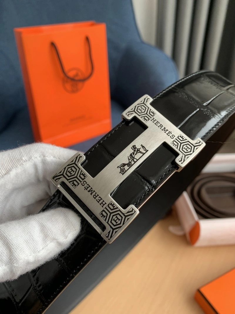 Indistinguishable Hermes Belts